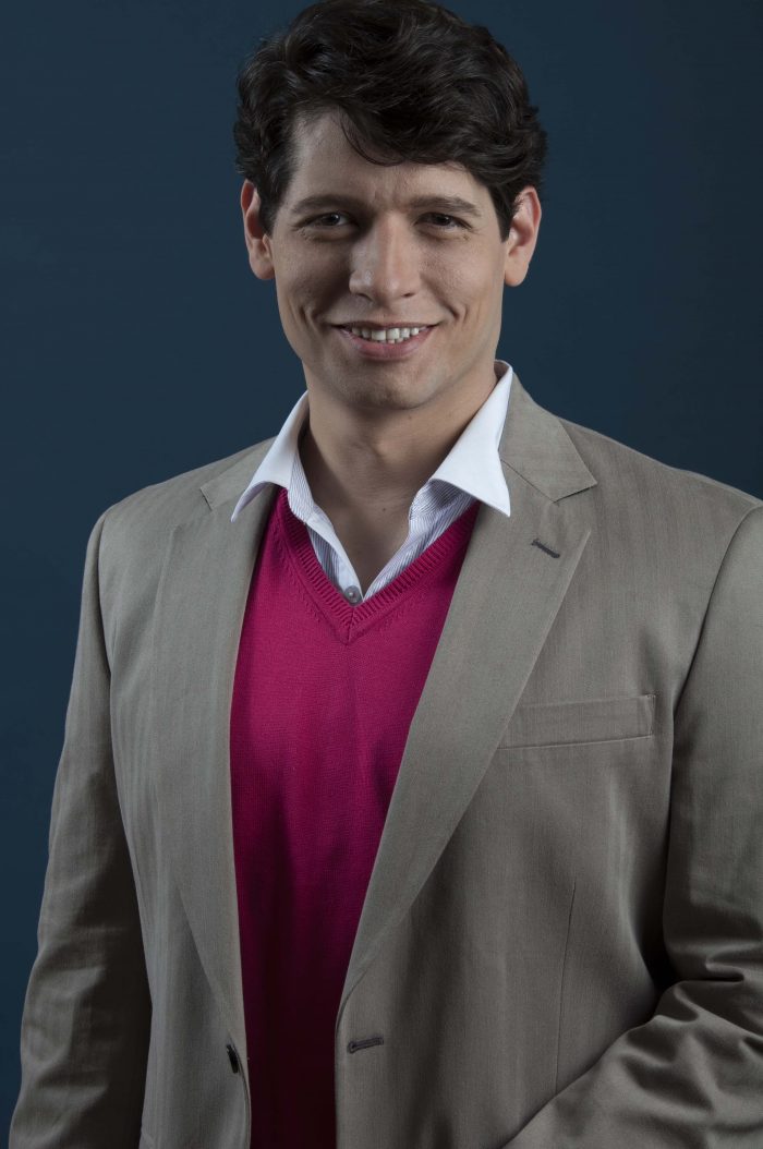 Alex Moreno | Singer